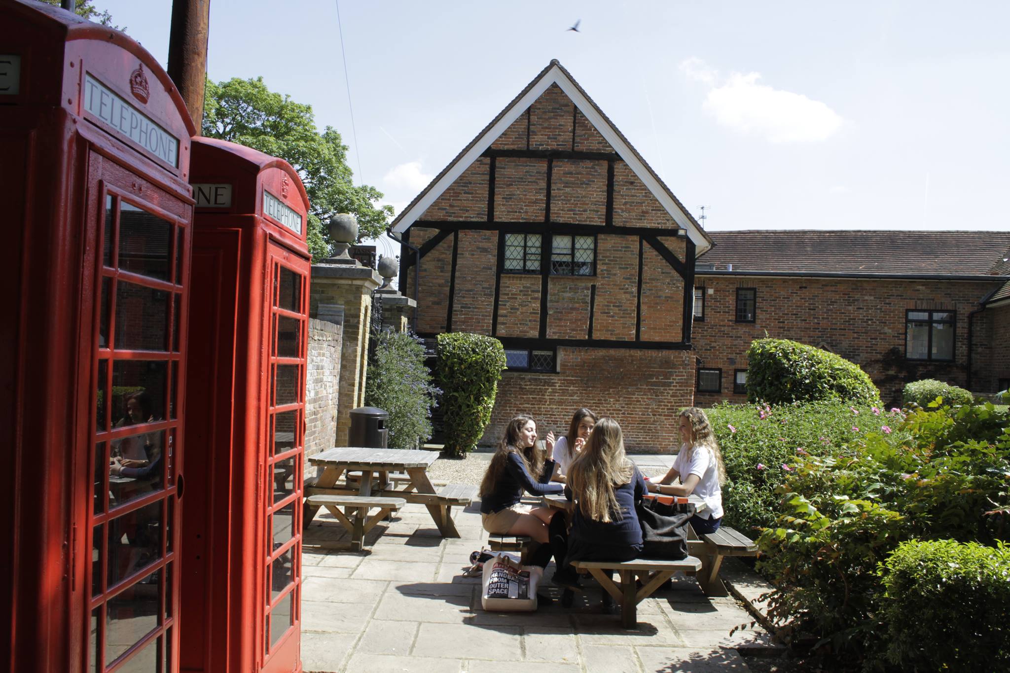 TASIS - The American International School in England - ISEM Agencija ...